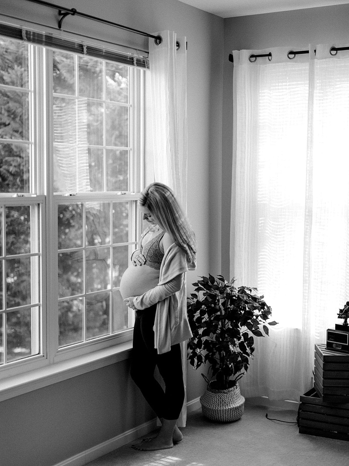 An In-Home Maternity Session \ Delaware Lifestyle Maternity Photographer